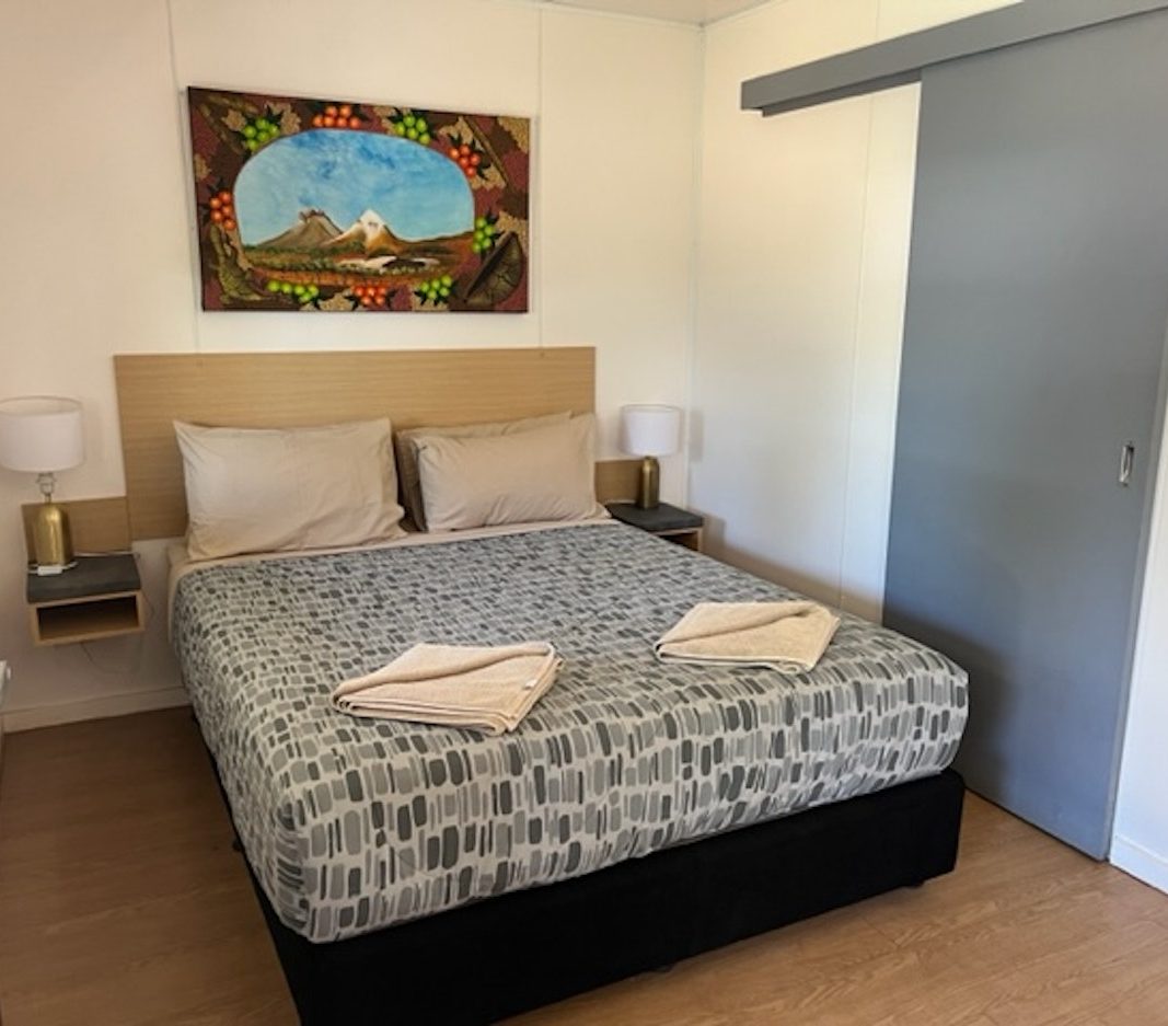 Stay - Daly Waters Pub