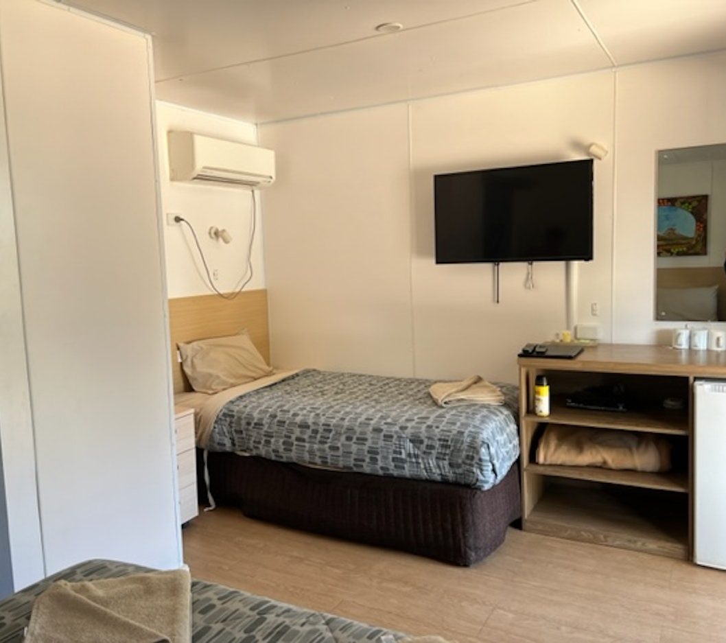 Stay - Daly Waters Pub