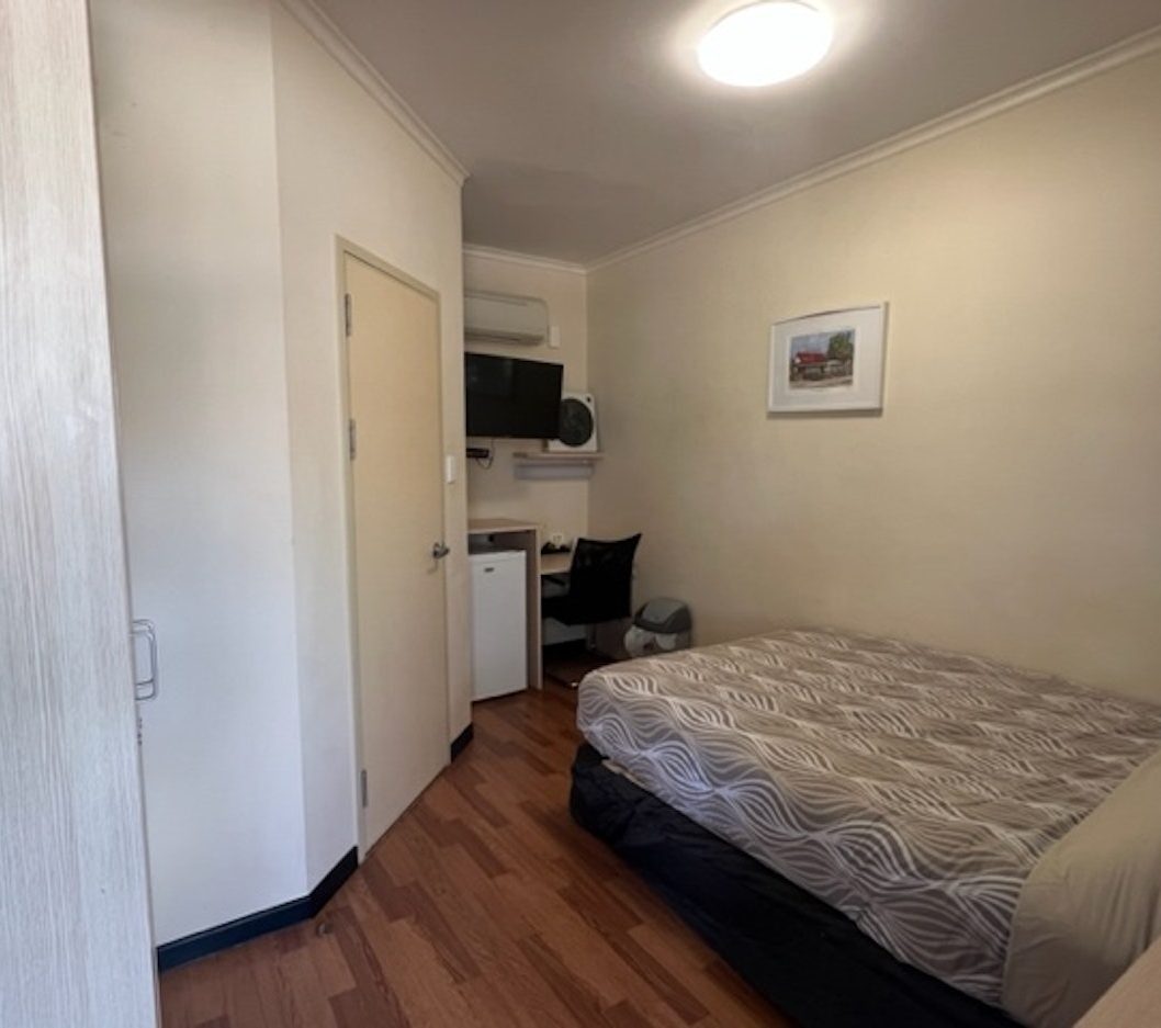 Stay - Daly Waters Pub