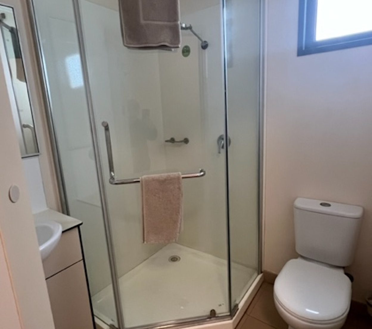 Stay - Daly Waters Pub