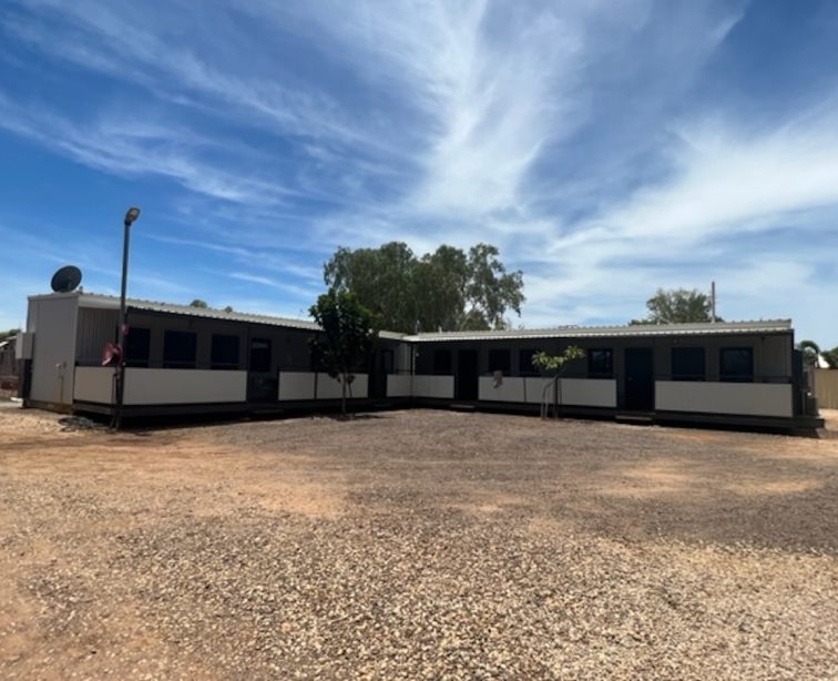 Stay - Daly Waters Pub