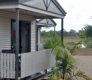 Stay - Daly Waters Pub